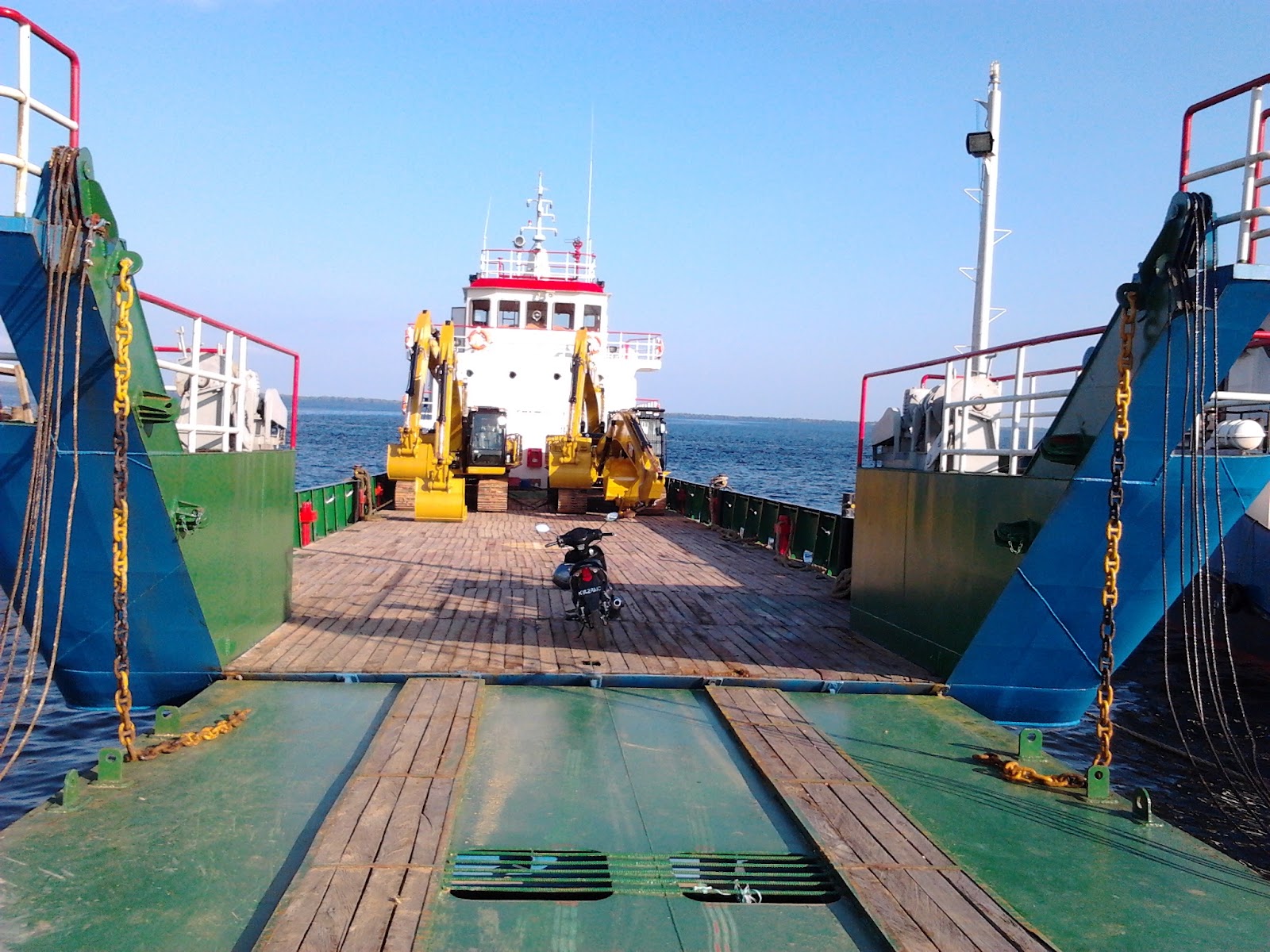 Ekspedisi Laut dengan Kapal Cargo, LCT, Kapal RoRo Termurah